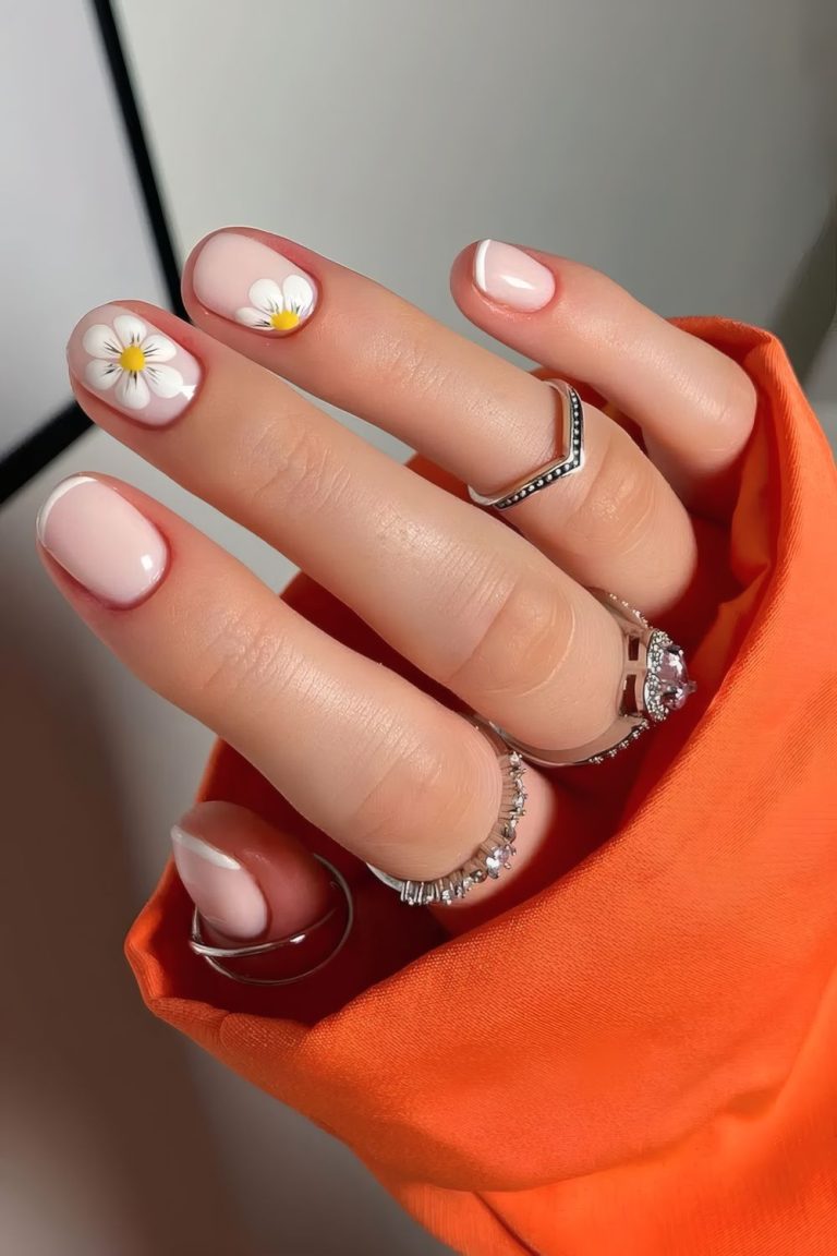 28 Daisy Nail Design Ideas - Let's Shine Now