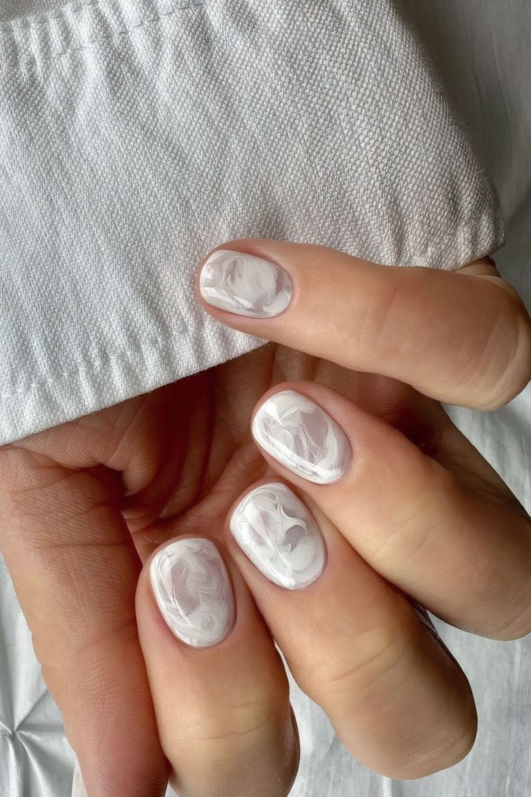15 Simple Short White Nail Designs - Let's Shine Now