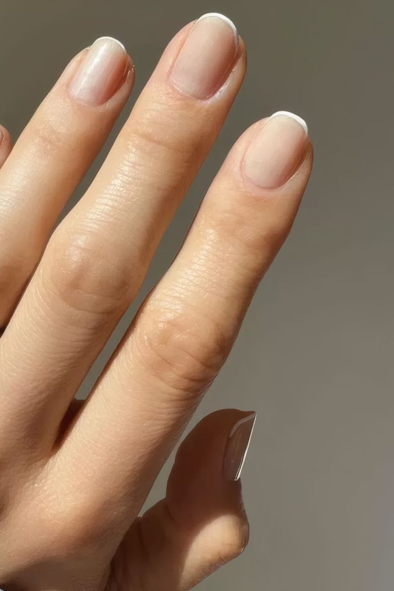 15 Simple Short White Nail Designs - Let's Shine Now