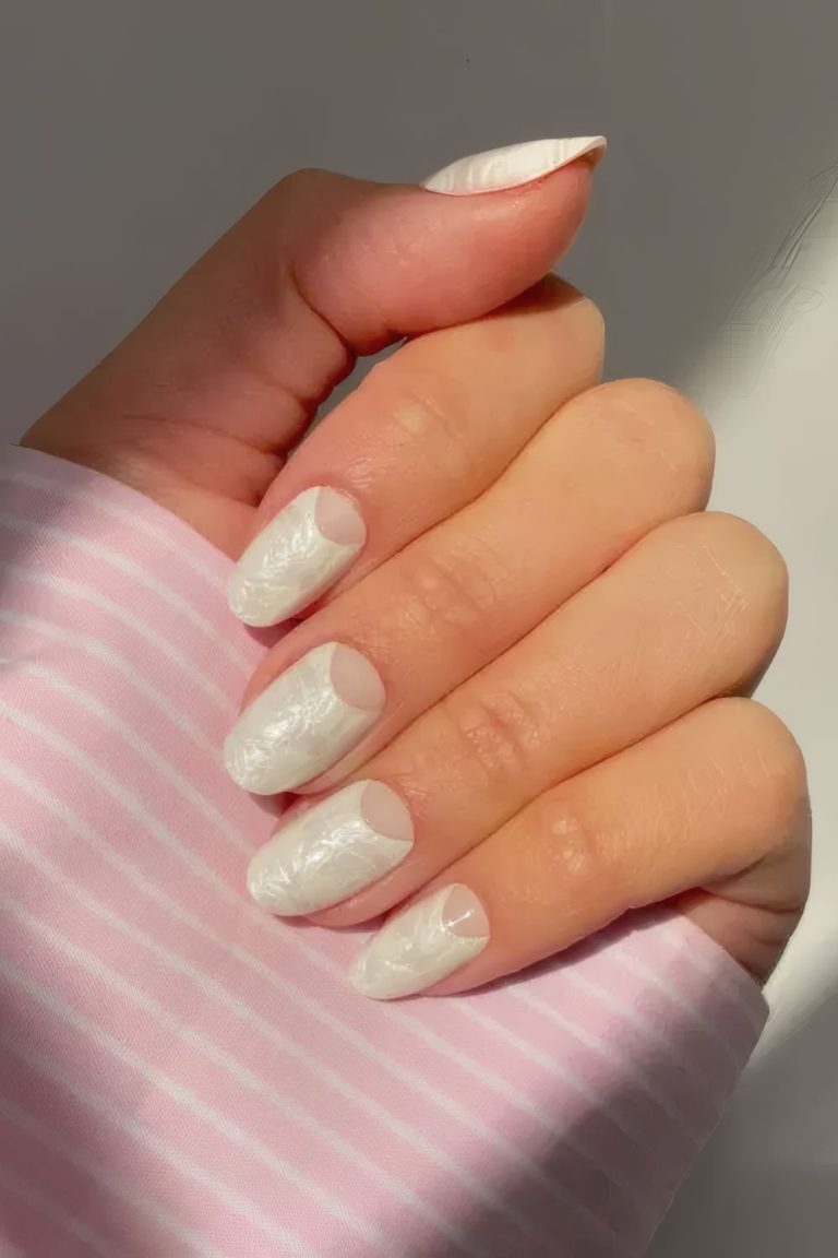 15 Simple Short White Nail Designs - Let's Shine Now